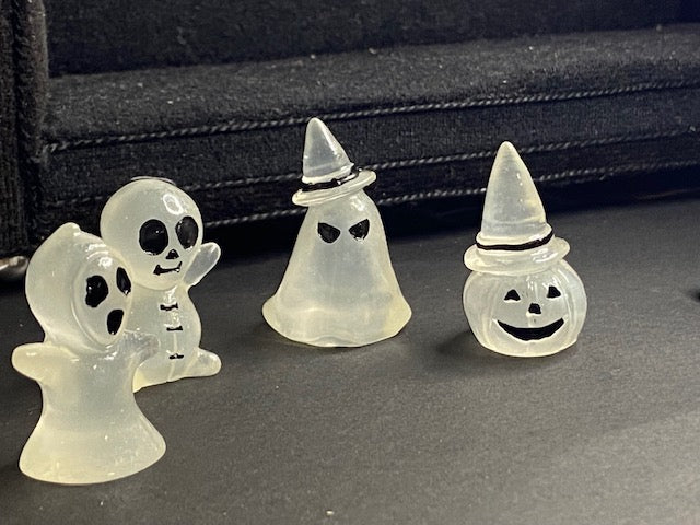 Glow in the dark ghosts-set of 4 – Your Dollhouse Miniature Headquarters