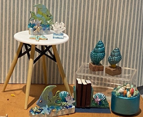 Fish Display – Your Dollhouse Miniature Headquarters