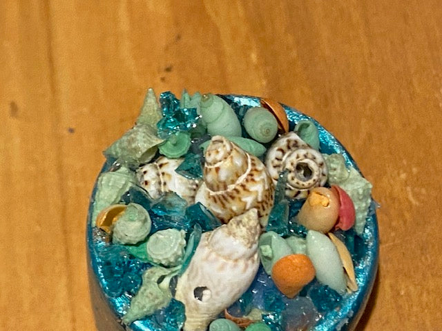 Bucket of shells – Your Dollhouse Miniature Headquarters